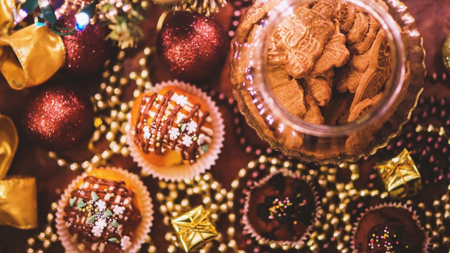 How to host the perfect Summer Christmas Party | Lantern Club